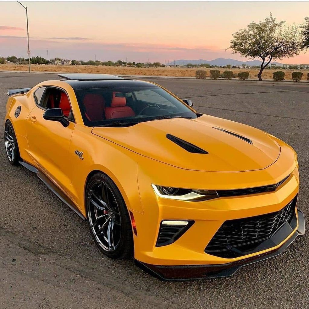 The Chevrolet Camaro: A Roar of Freedom Under Sunset - blog.iNthacity