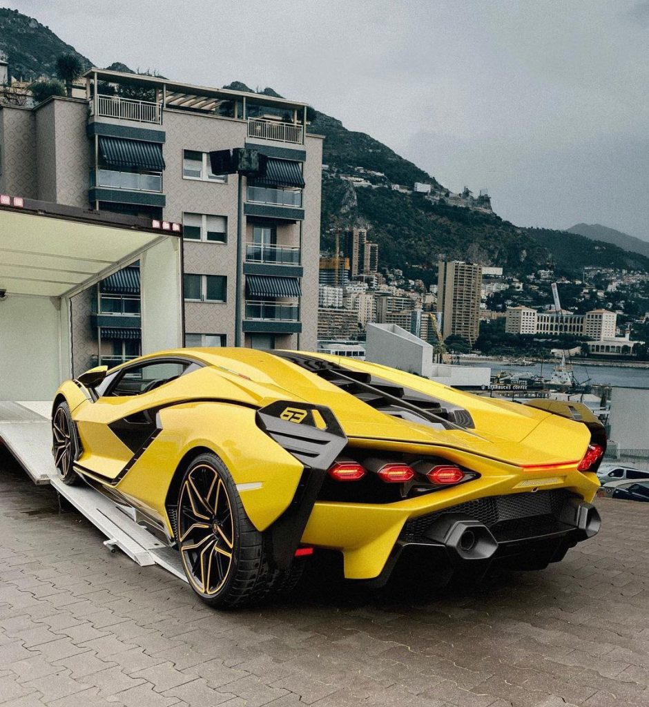 The Lamborghini Sián FKP 37: The Yellow Knight in Shining Armor - blog ...
